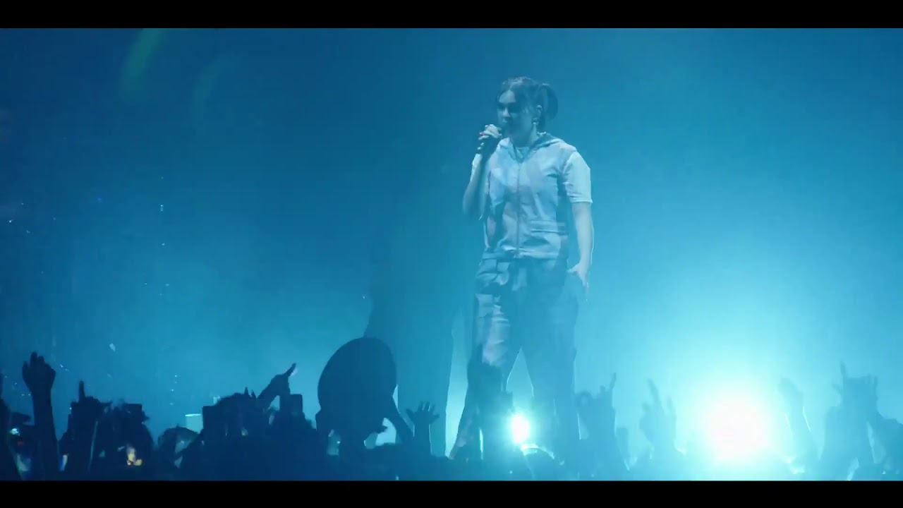 BENEE - Wishful Thinking (Live at Spark Arena) - YouTube