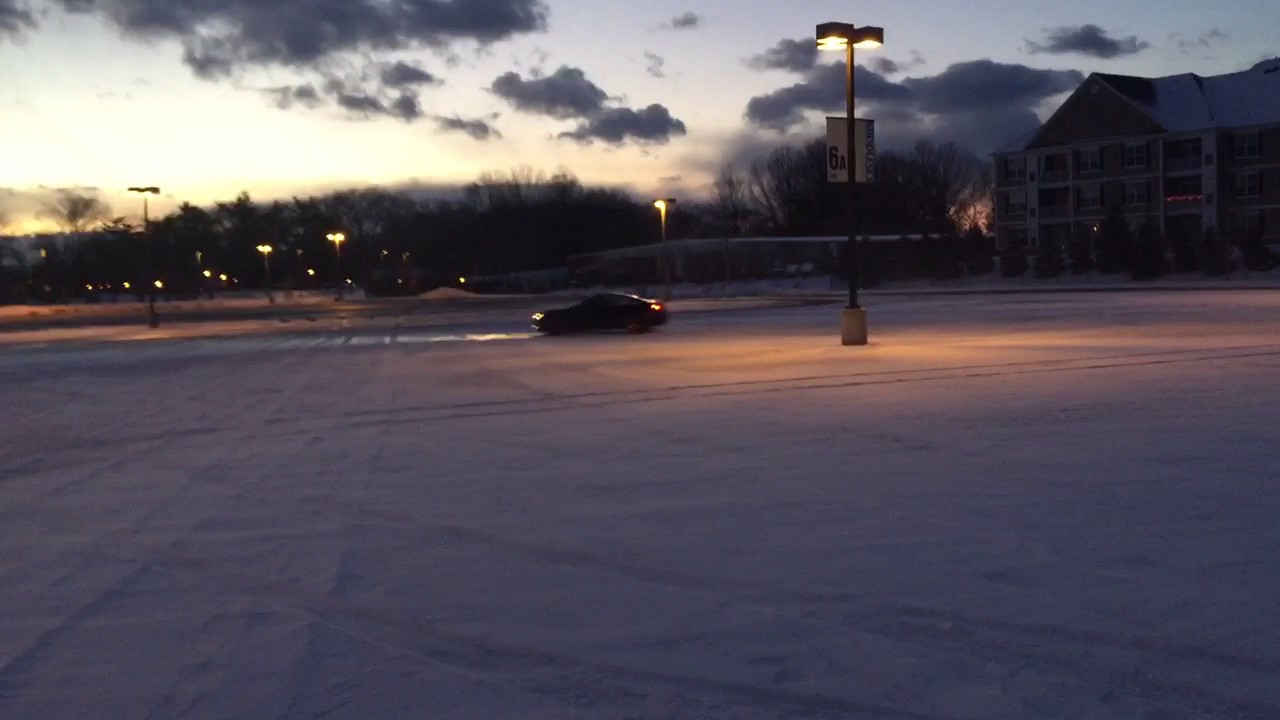 G37 SNOW DRIFT - YouTube