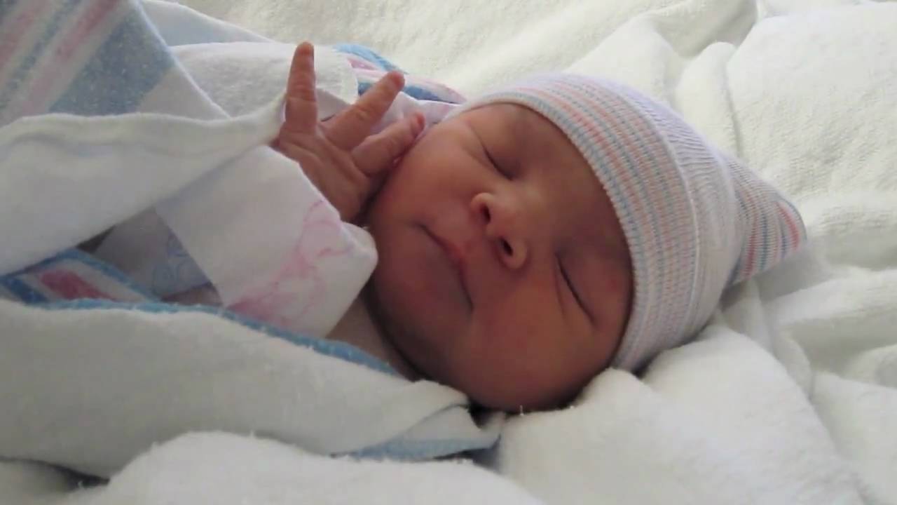 Baby leigh first day at the hospital - YouTube