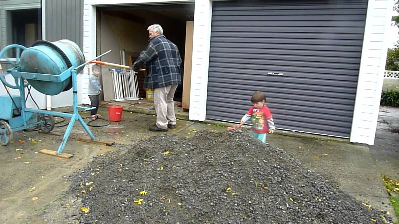 Lucas, Thomas e Popa fazendo concreto - 13 Maio 2012 - YouTube