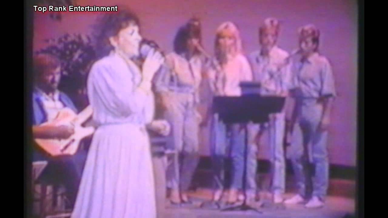 Susan Mc Cann - Flashback (Live On Nashville Now) - YouTube