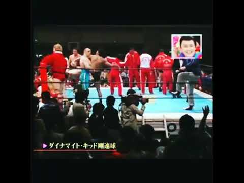 Dynamite Kid launches signed balls in to the crowd (01.01.1982)