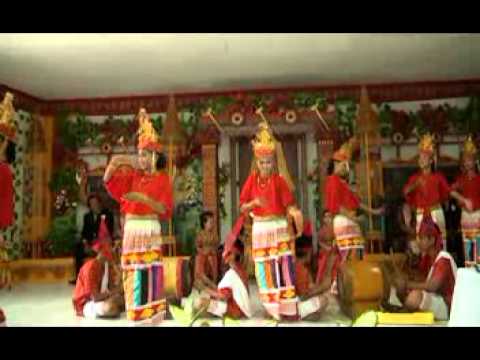 Seni Tari Tana Toraja - YouTube