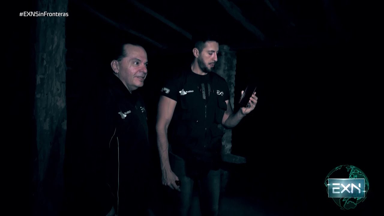 En plena entrevista se escucha un lamento y Octavio Elizondo inicia la ...