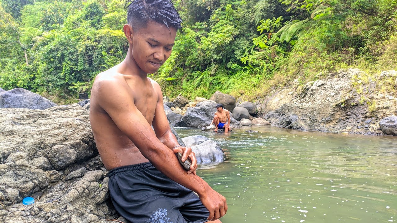 BATHING AND SWIMMING IN A VERY CLEAR RIVER 😅‼️ - YouTube