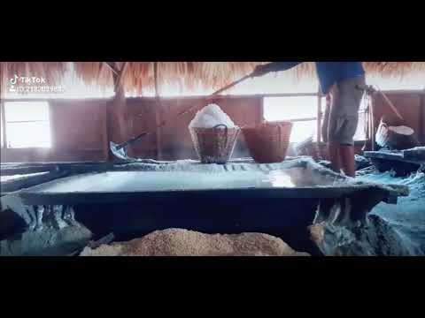 PASUQUIN SALT MAKING // ILOCOS NORTE - YouTube