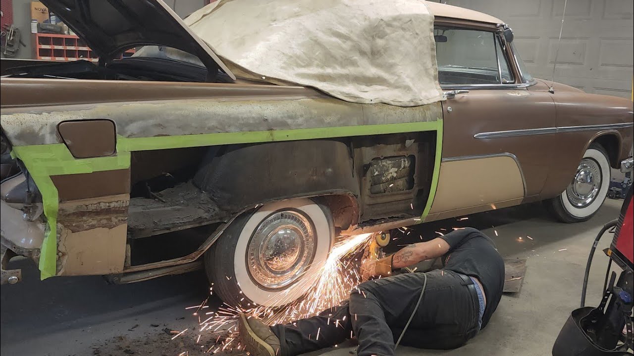 Rust repair on quarter panel – step 2: cut off the rusty metal - YouTube