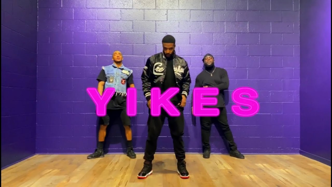 YIKES - NICKI MINAJ OFFICIAL VIDEO - YouTube