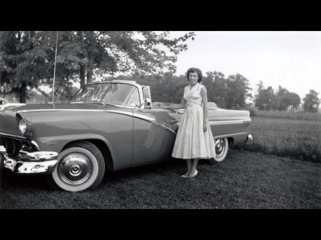 Classic Ford Convertibles Women 1932 FORD CUSTOM ROADSTER 'HULA GIRL'