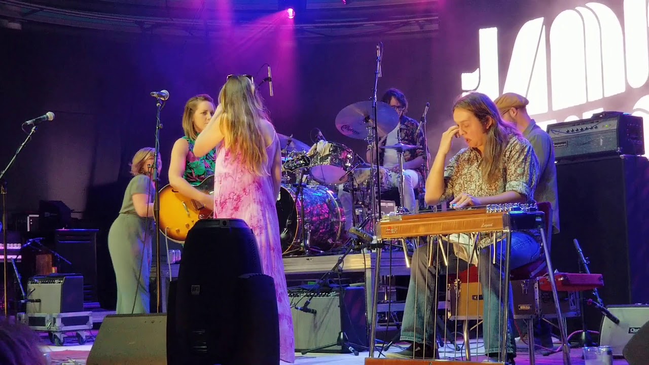 Jamie Lin Wilson & Juliet McConkey - You're No Good - Mile0Fest - YouTube