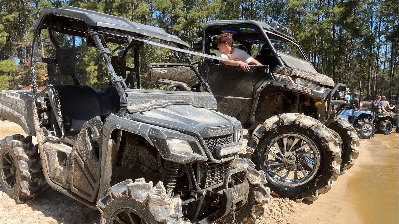 Can-am and Hondas explore the deeps of zona atv park for the first time ...