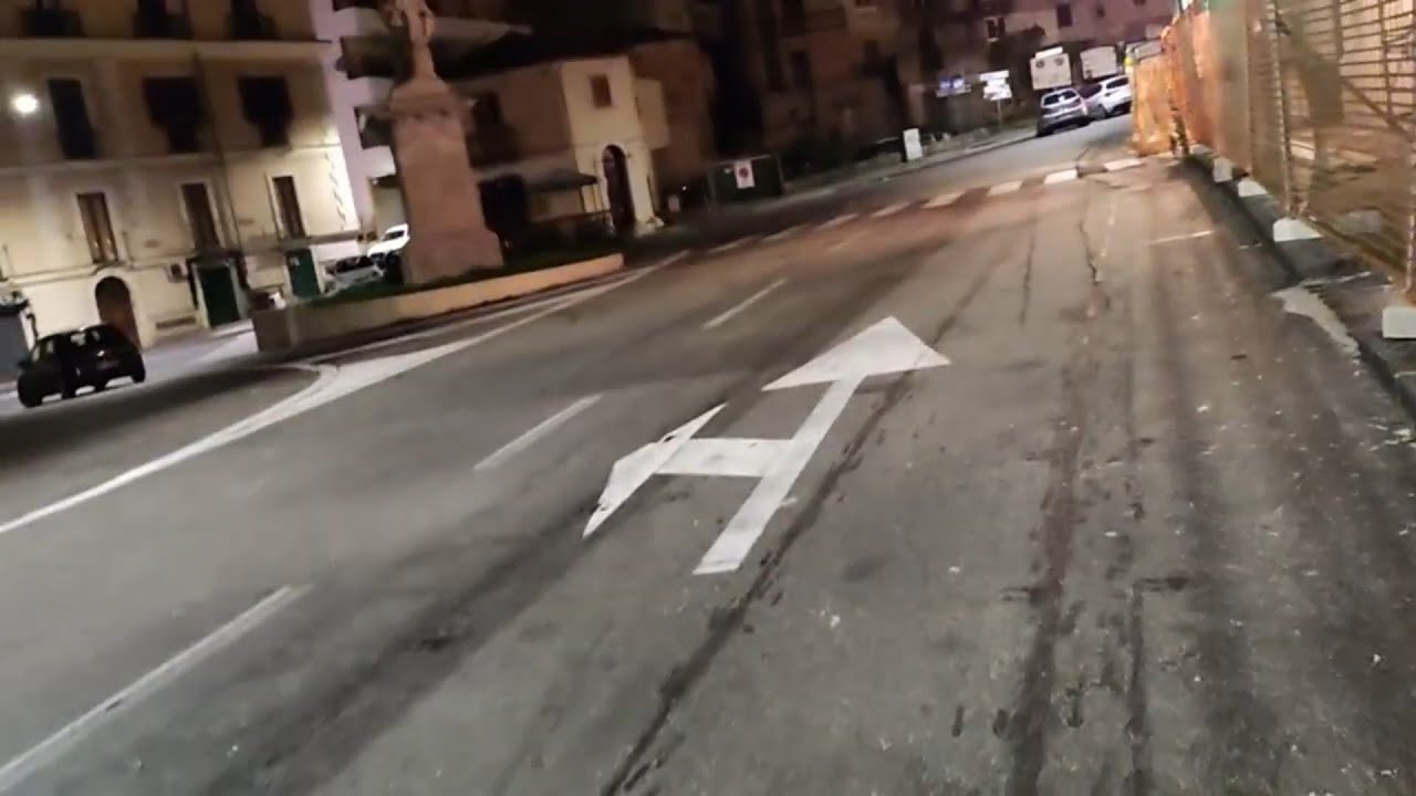 Non è l'introverso il diverso - Videoclip - YouTube