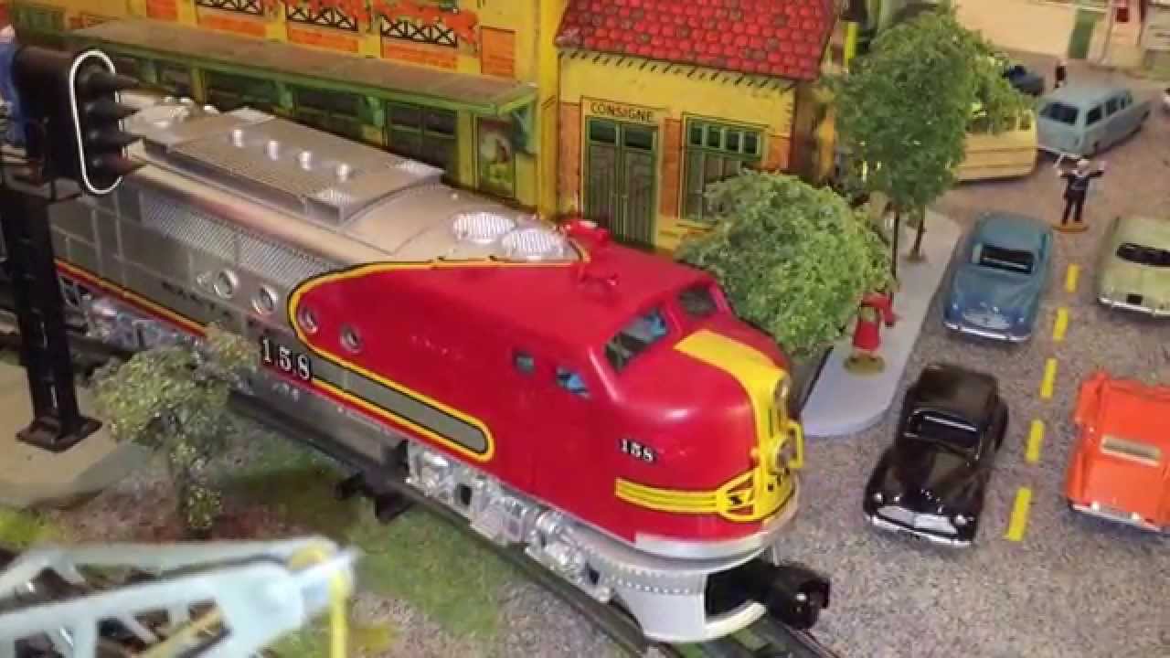 O Gauge railroad layout. Lionel Santa Fe El Capitan, FT#158. Train ...