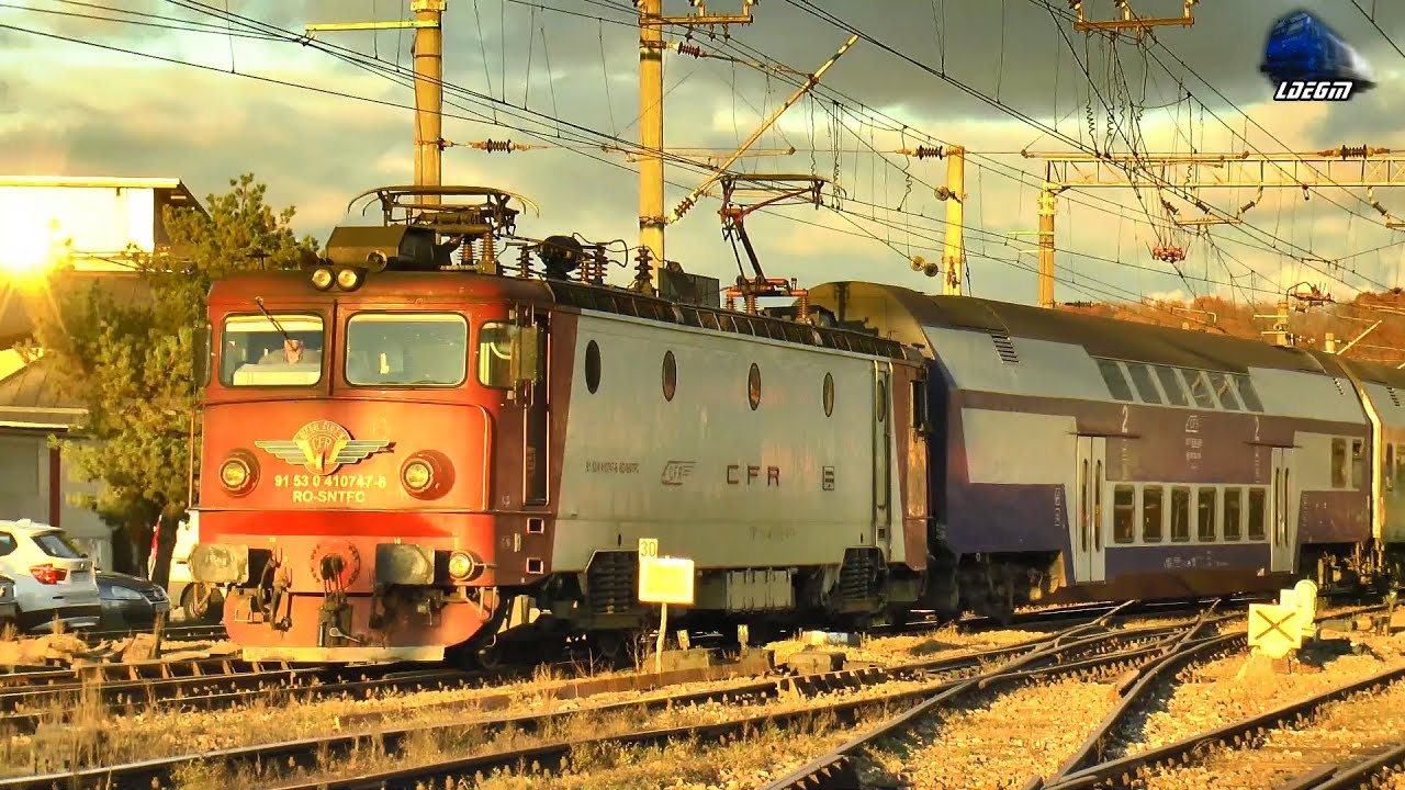 Trenurile pe Apus în Gara Beclean pe Someș - 04 Noiembrie 2025 - YouTube