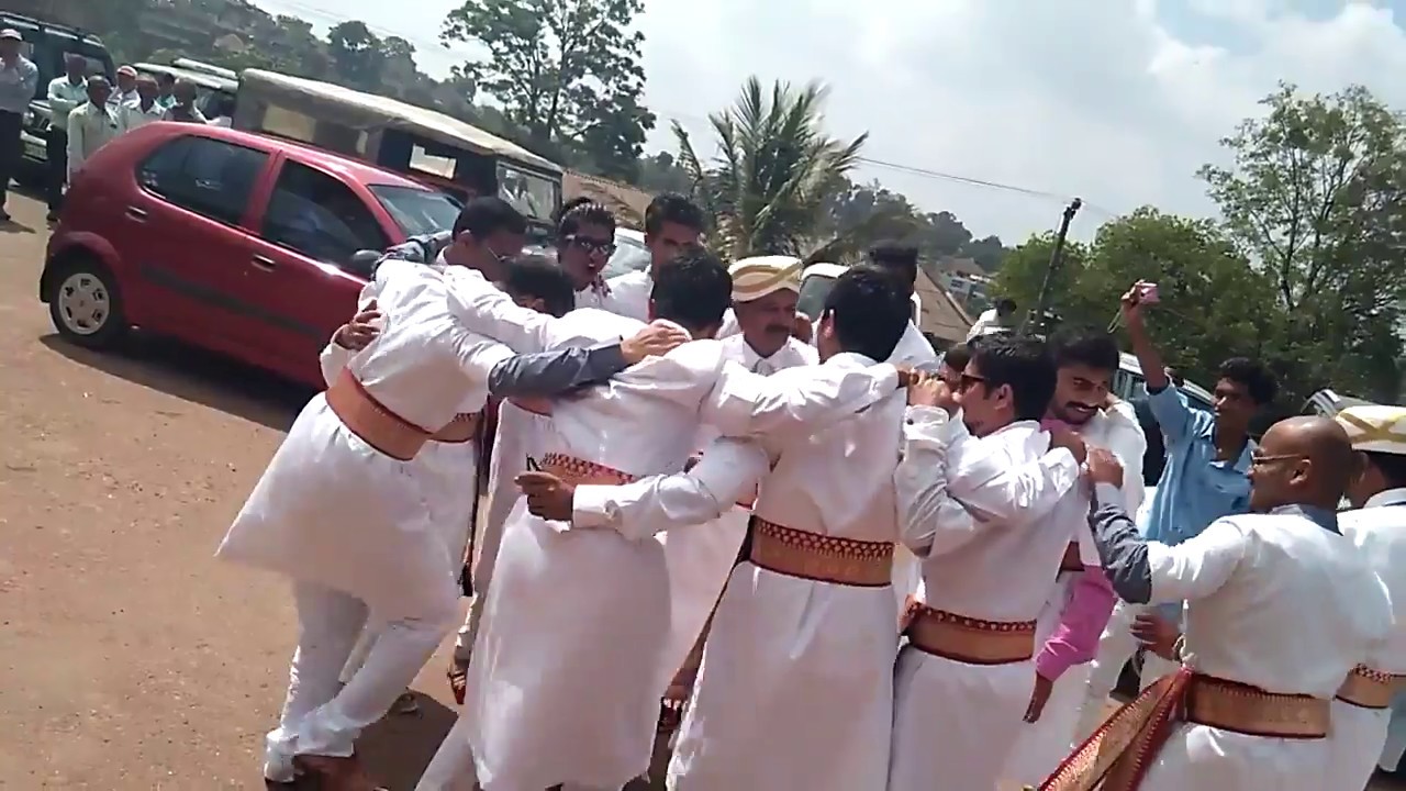 Kodagu Gowda valaga dance in traditional glimpse #Coorg wedding # - YouTube
