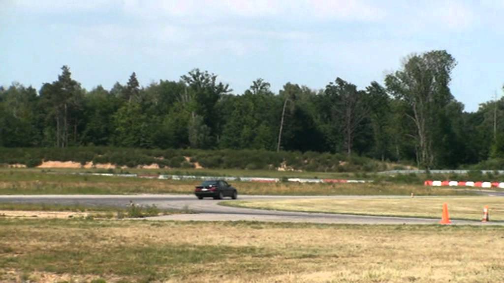 Amy Ebinger Circuit Nancy BMW 525i E34 outside little drift - YouTube