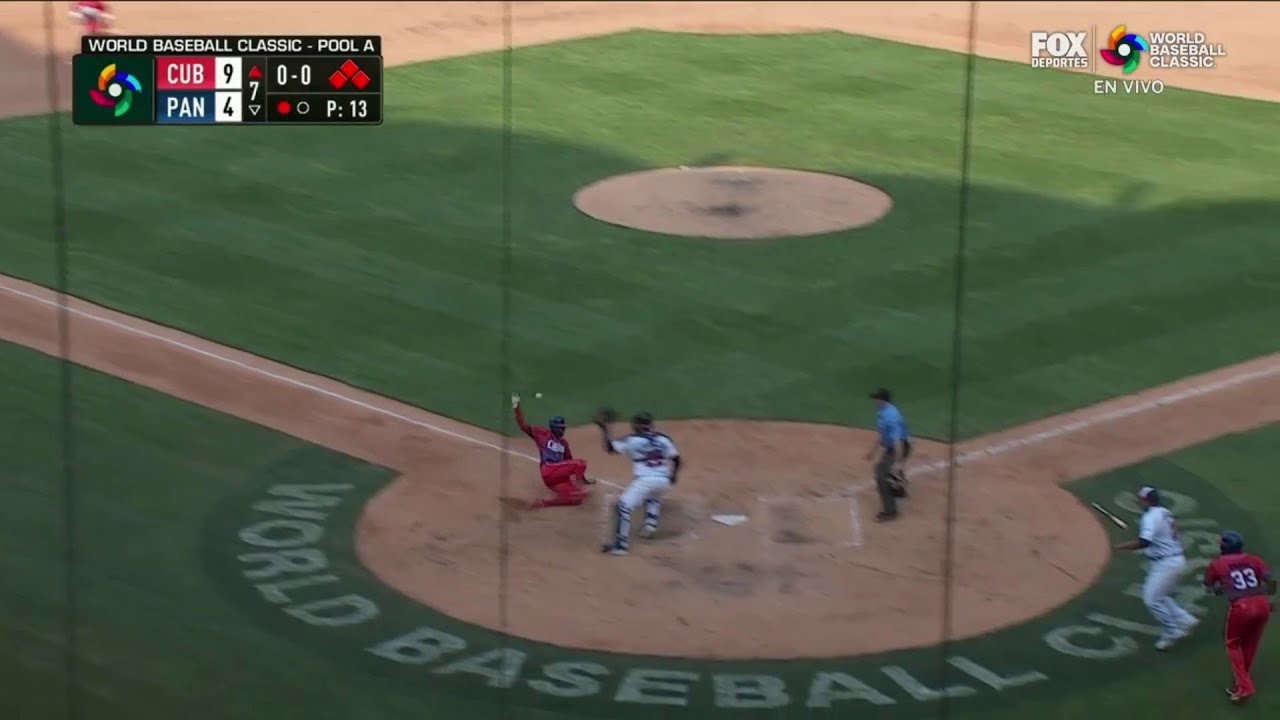 Moncada impulsa dos más y ya es paliza sobre Panamá: WBC - YouTube