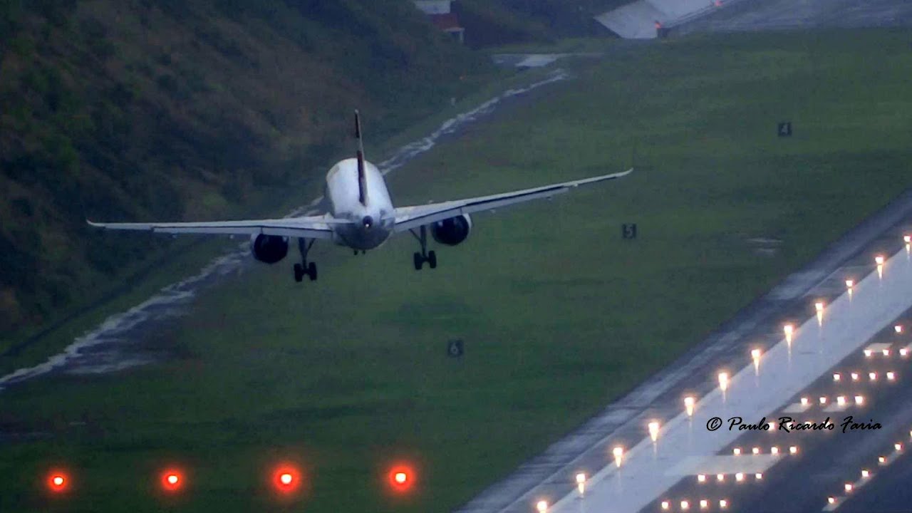 Awesome Strong Crosswind Landing 20.2.21 - YouTube