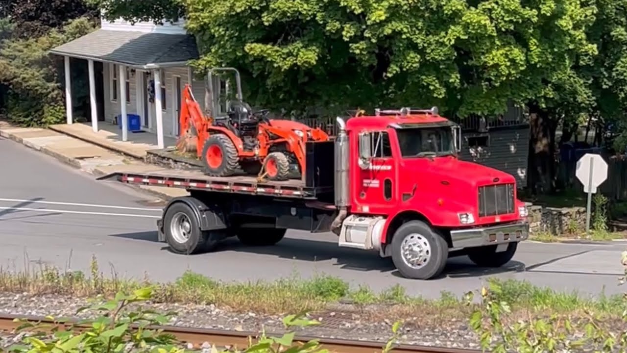 More Random Trucks Around the Area - YouTube