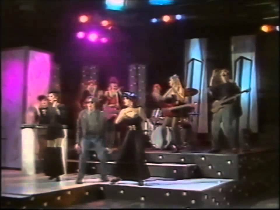 Severina, Cacadou Look & Top Cup Band, Dancing in the street - YouTube