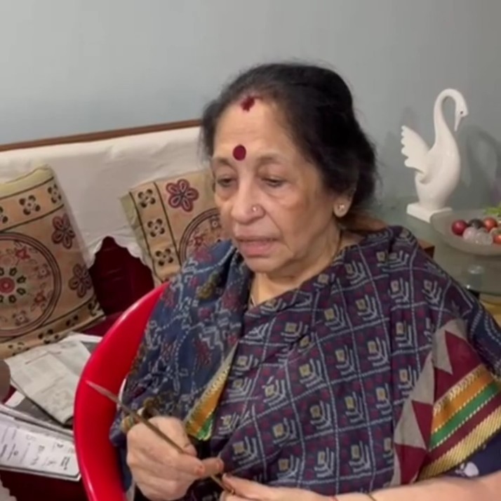 D Vijay k (creative) / l meet 💐 Mrs. Revathi sankaran. Present to brass ...