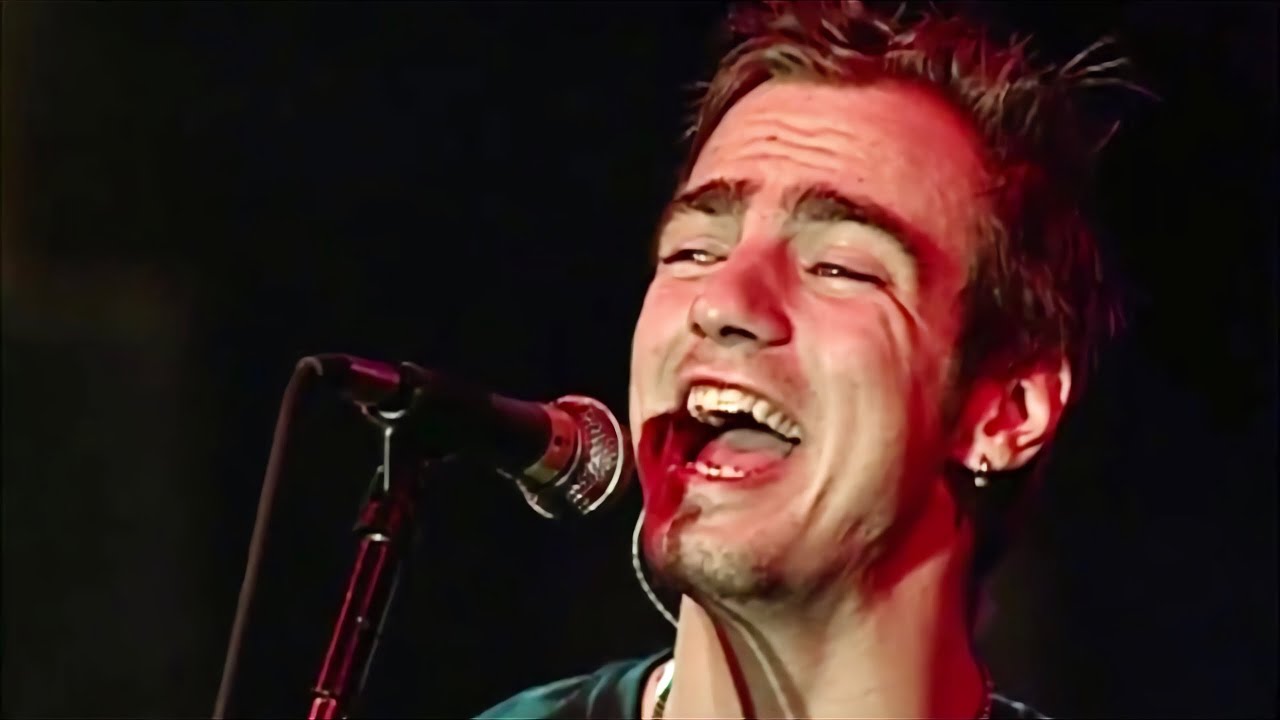 Three Days Grace - Burn (Live at Cidade do Rock 2004) - YouTube