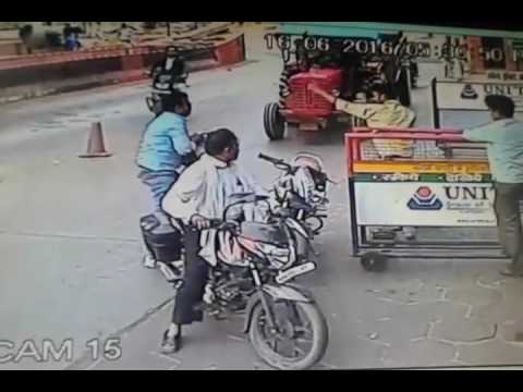 live Fighting Catch In CCTV - YouTube