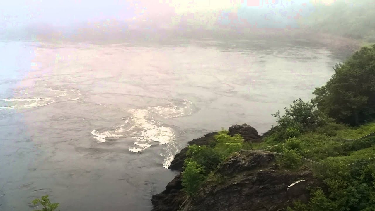 Reversing river - YouTube