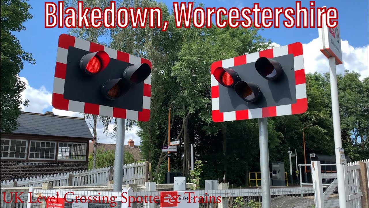 Blakedown Level Crossing, Worcestershire - YouTube
