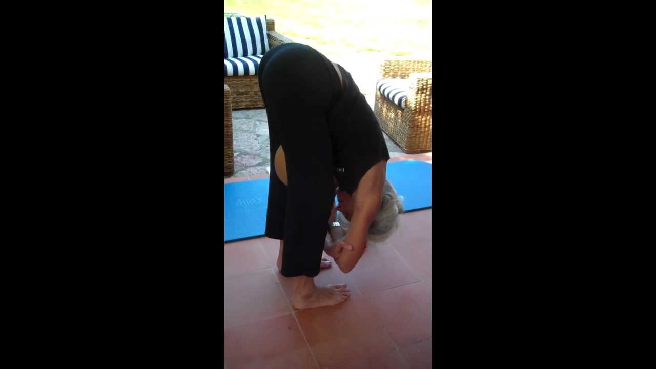 Leg Movements with Ball - YouTube