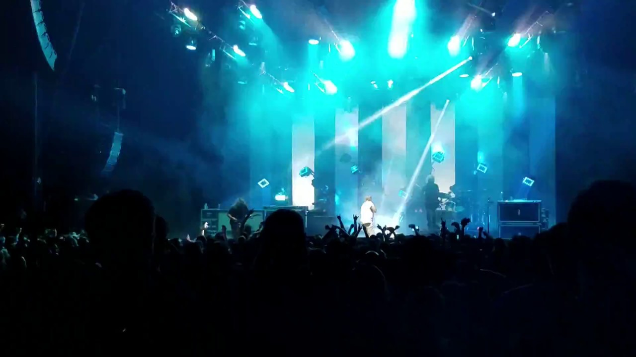 Deftones: Be Quiet And Drive (Far Away) (Live Concord 07/06/2017) - YouTube