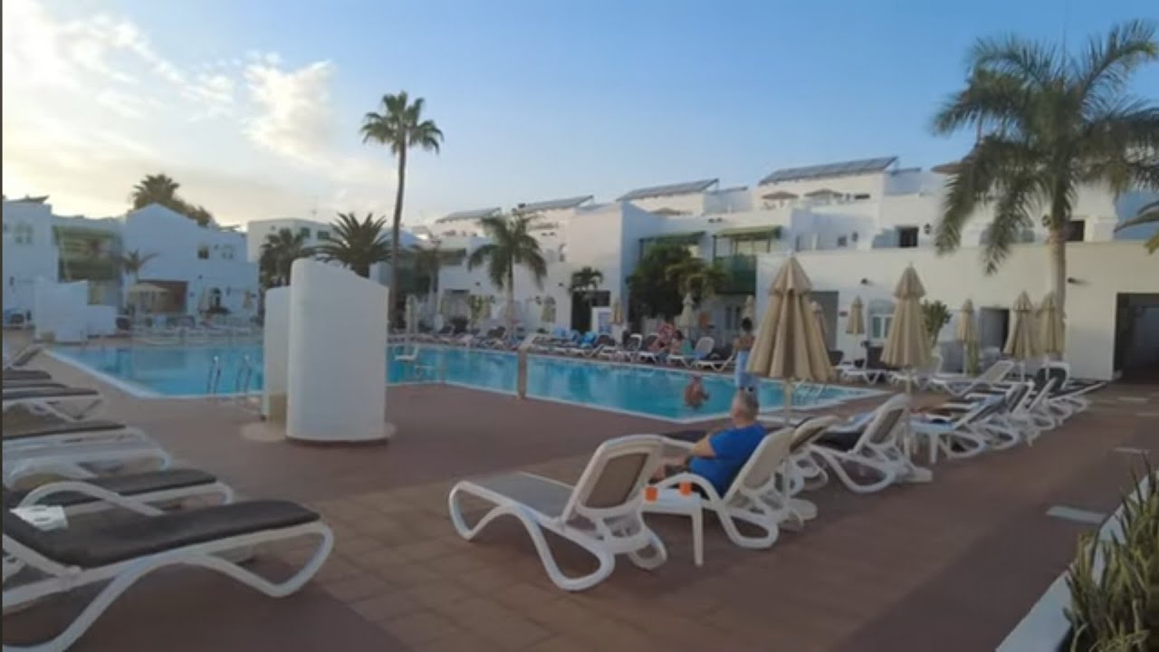 LANZAROTE Puerto Del Carmen - Gloria Izaro To THB Flora Hotel - YouTube