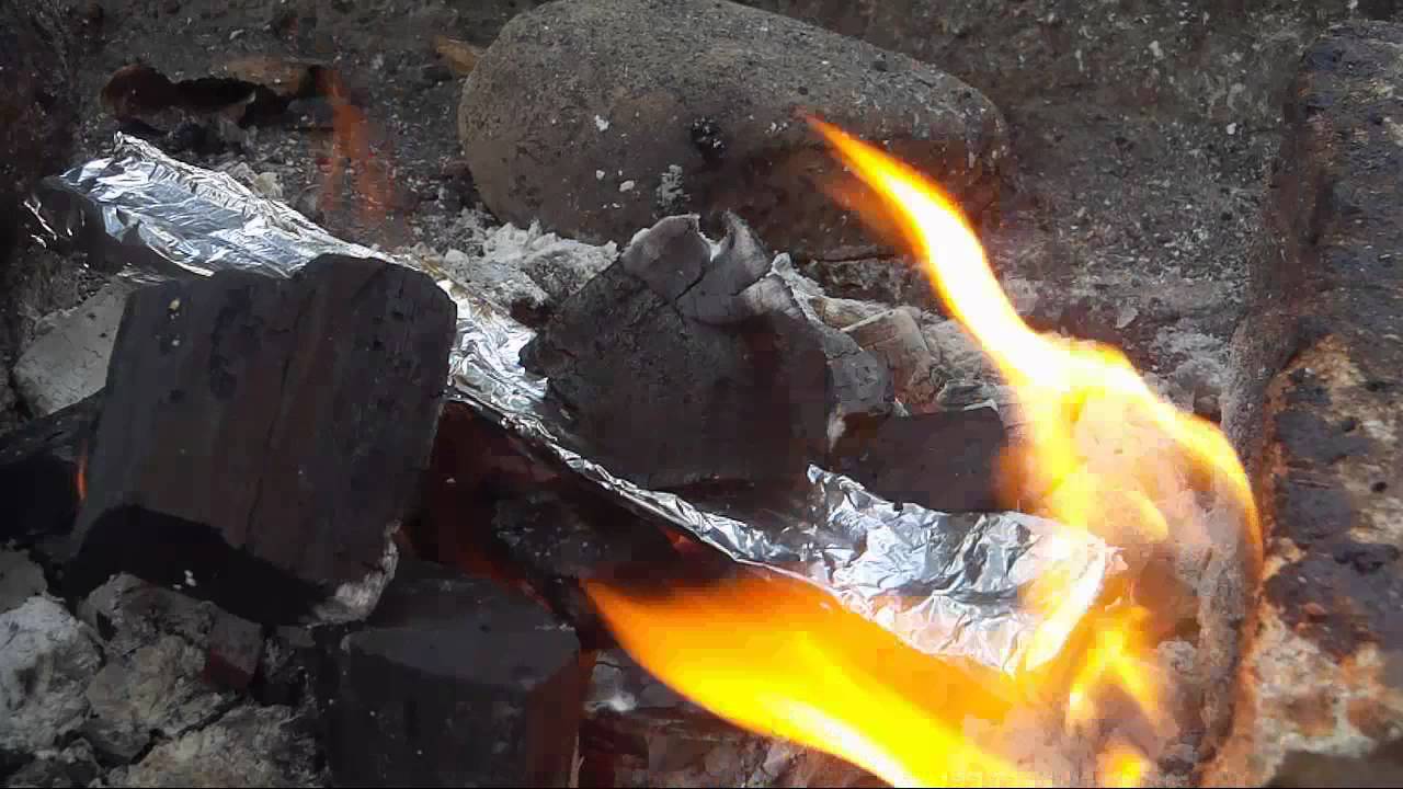 Dry distillation of bamboo chopsticks - Lu Le Laboratory - YouTube