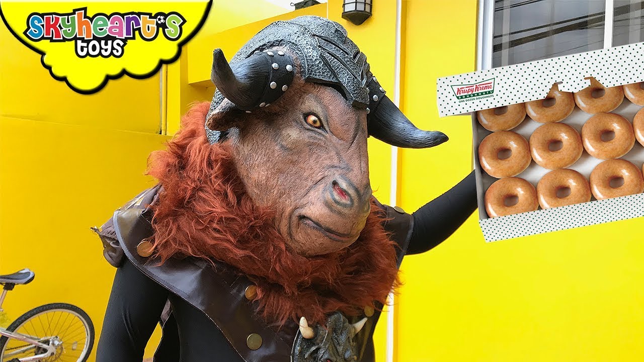 GIANT MINOTAUR wants our doughnuts! Skyheart battles with ox bull ...