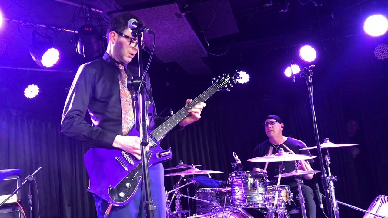 Paul Gilbert red house in Taiwan 2019 ending solo - YouTube