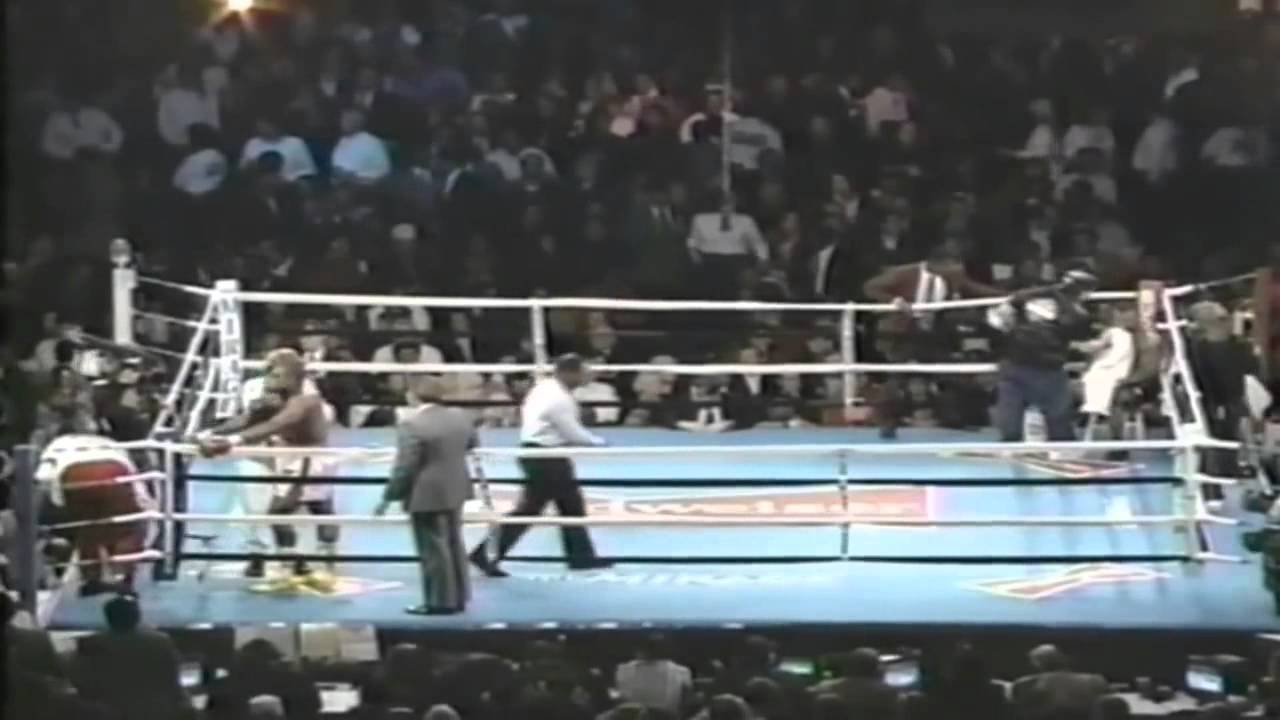 Mike Tyson vs Razor Ruddock 1991 - YouTube