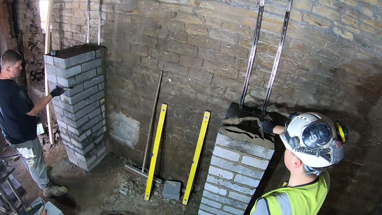 Bricklaying - Blockwork Piers (PART 1) - YouTube