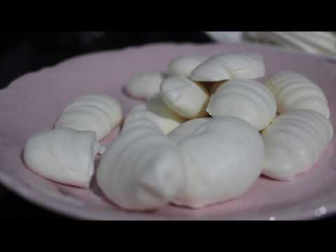 SADECE 2 MALZEME İLE İTALIAN MERINGUE( BEZE)  YAPTIM. (PÜF NOKTALARIYLA)