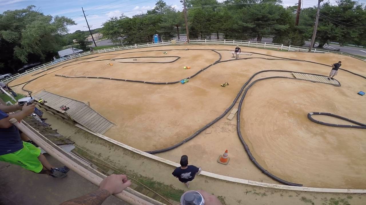 Family Hobbies Raceway R/C racing. SCT qualifing round 1. - YouTube