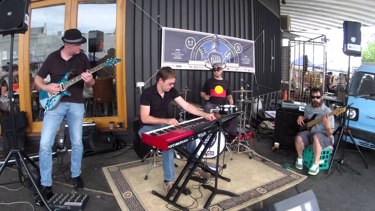 Funk Junkies Gig#1 Chameleon Jam 19Oct2014 - YouTube