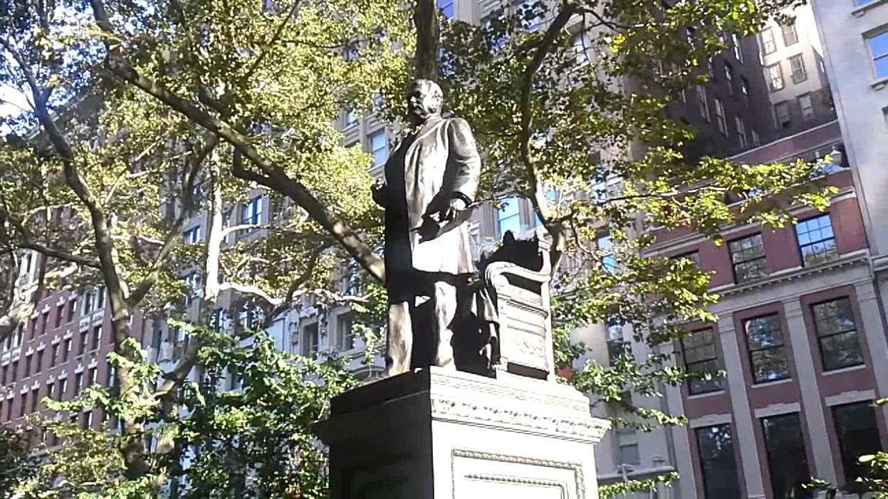New York City up-close - statue of President Chester A. Arthur ...