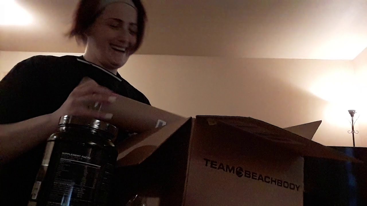 BEACHBODY BOX OPENING!! - YouTube