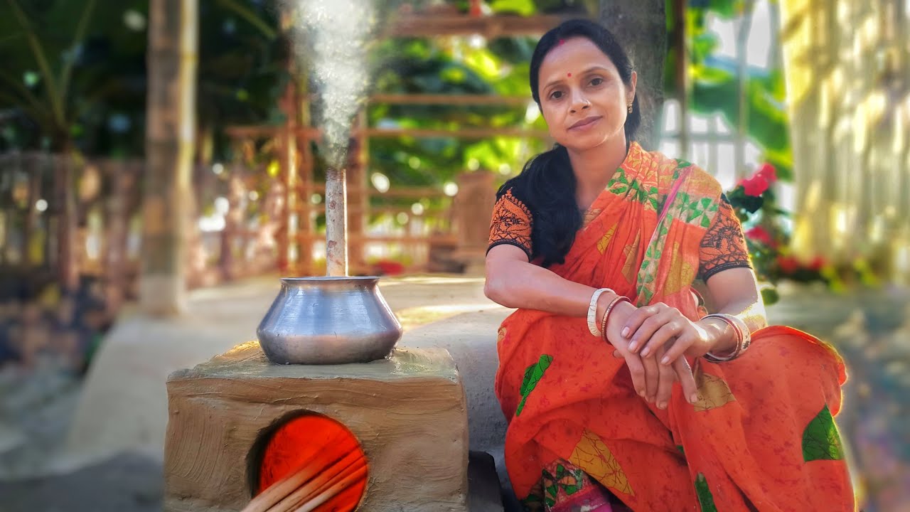 ধোঁয়ার যন্ত্রনা নেই মাটির এই উনুনে|matir unun toiri - YouTube