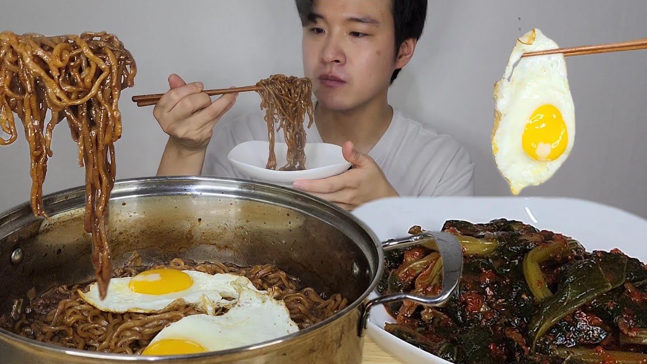 [먹는김에먹방] 짜파게티 블랙 & 갓김치 GOD한 조합 MUKBANG ! BLACK BEAN NOODLES, KIMCHI ...
