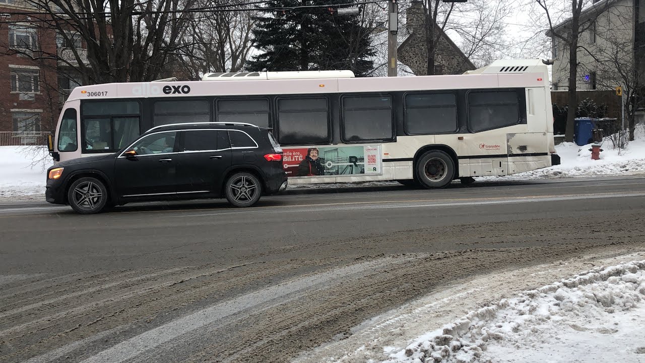 RTL and exo bus action in St Lambert - YouTube