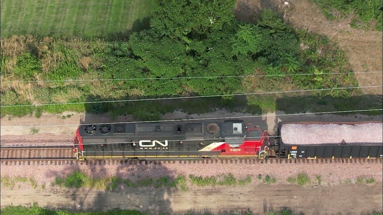 Canadian National Railway CN 5409 Train Engine Through Cedar Rapids Iowa. - YouTube