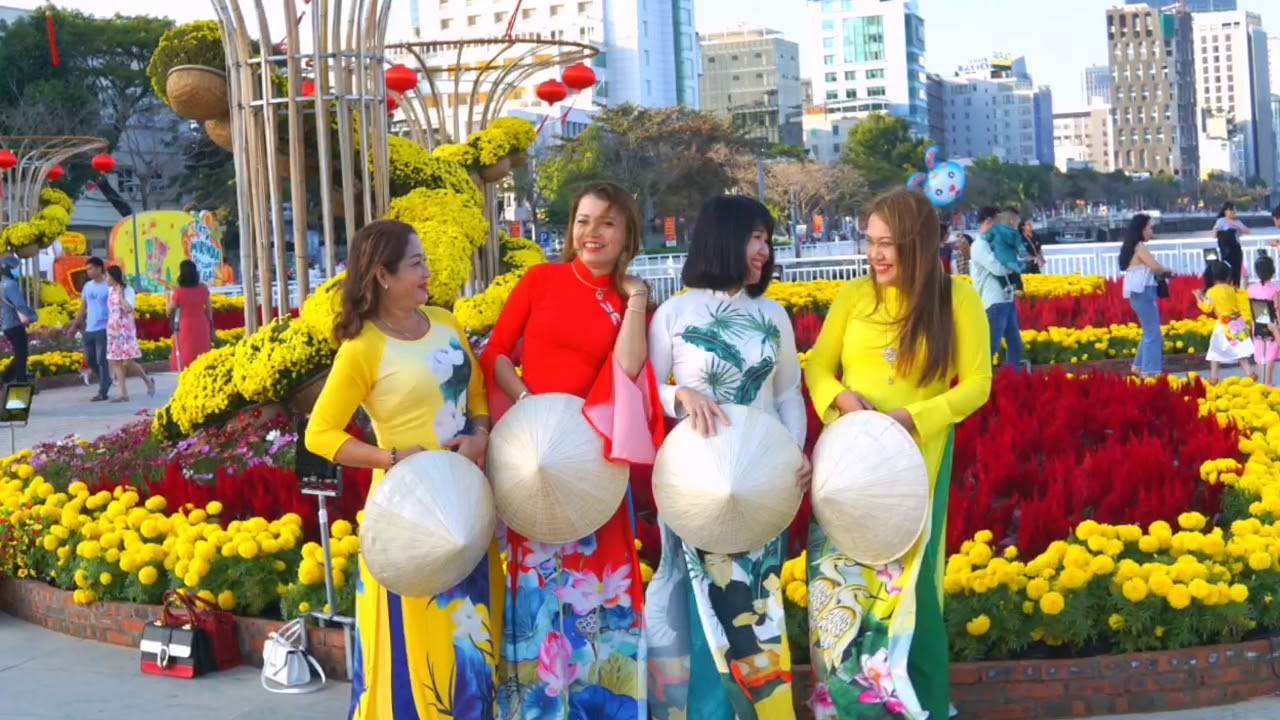 Mừng Xuân Canh Ty 2020 | Team Mộng Hằng - YouTube