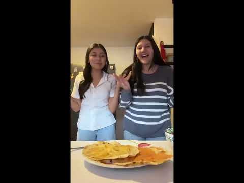 Chicken burrito preparation (ft. Ximena Gómez and Emily Núñez 6to A y B) 