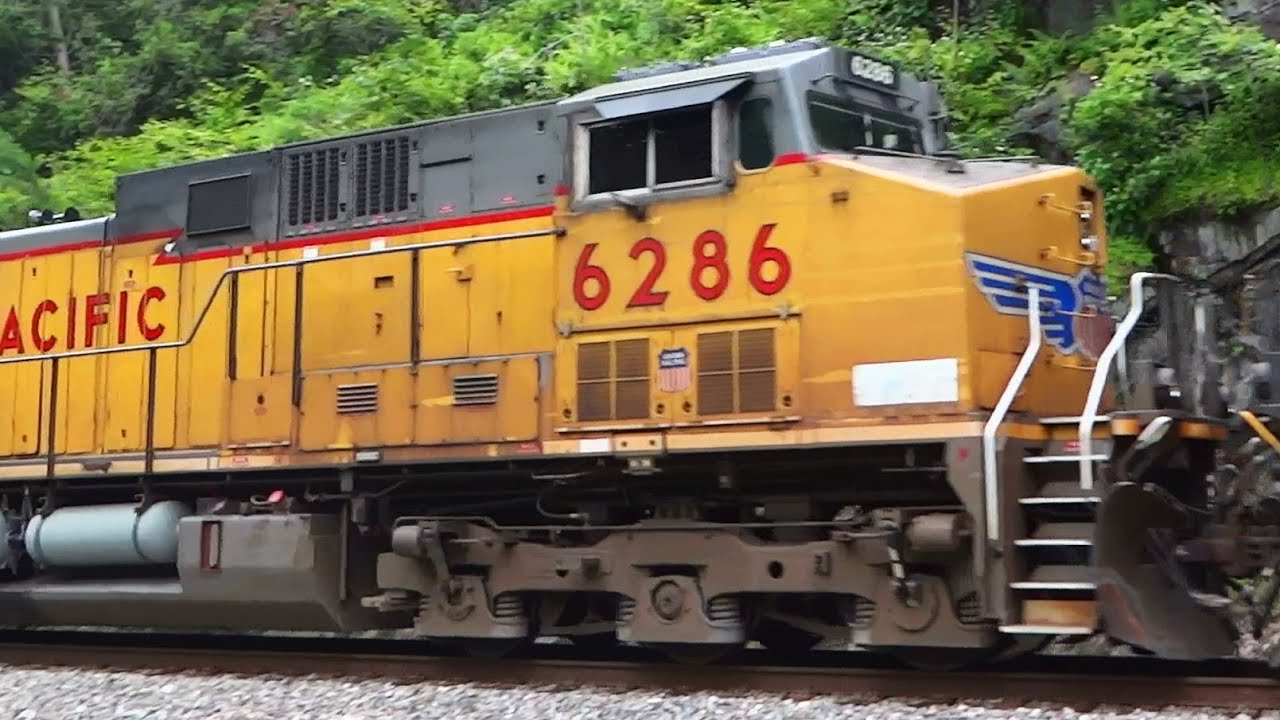Norfolk Southern & Union Pacific on CSX Freight Train - YouTube