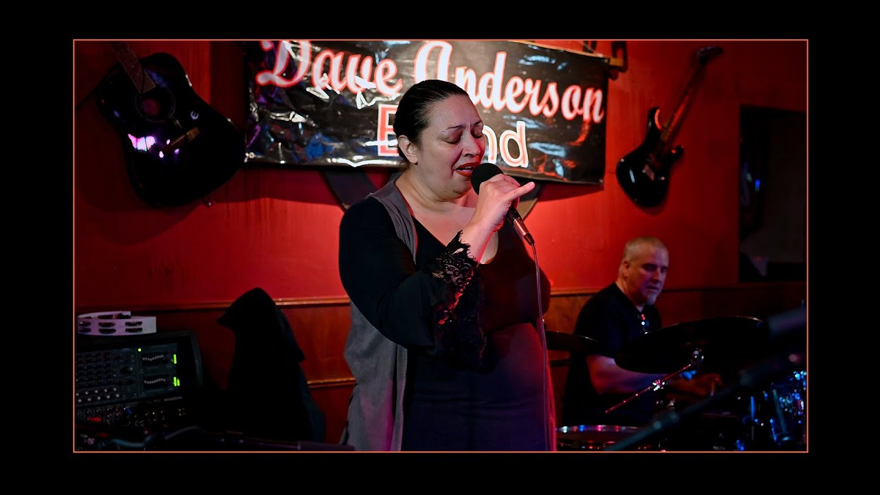 Robin Willis with Dave Anderson Band: Chain of Fools - YouTube